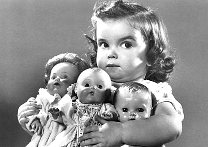 hoarding-baby-dolls – Filosofía/ Literatura/ Arte